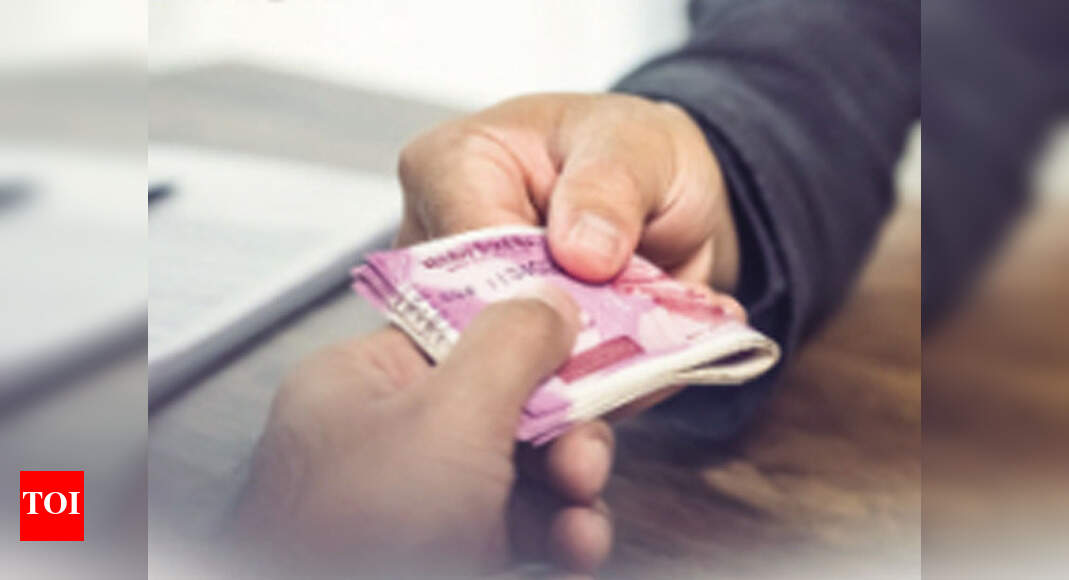 MP govt staff unions against increment cut | Bhopal News - Times of India