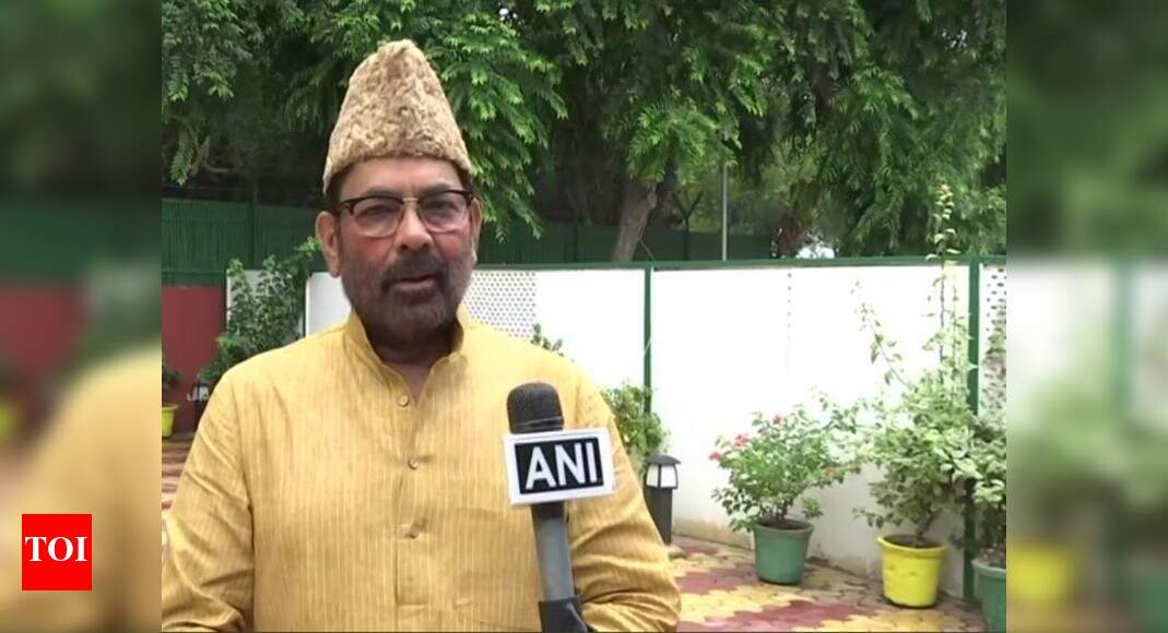Union minister Mukhtar Abbas Naqvi offers prayers at his residence ...