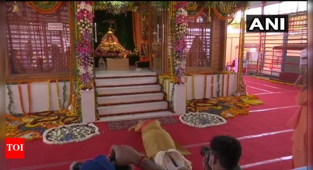 PM Modi performs 'sashtang pranam' at Ram Janmabhoomi site in Ayodhya ...