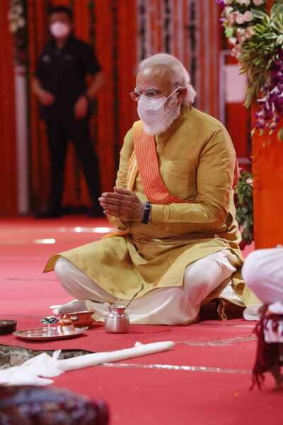 Pm Modi Performs ‘bhoomi Pujan For Ram Temple In Ayodhya India News