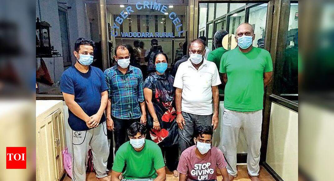 Mumbai gang conning people with job offers held in Vadodara | Vadodara ...