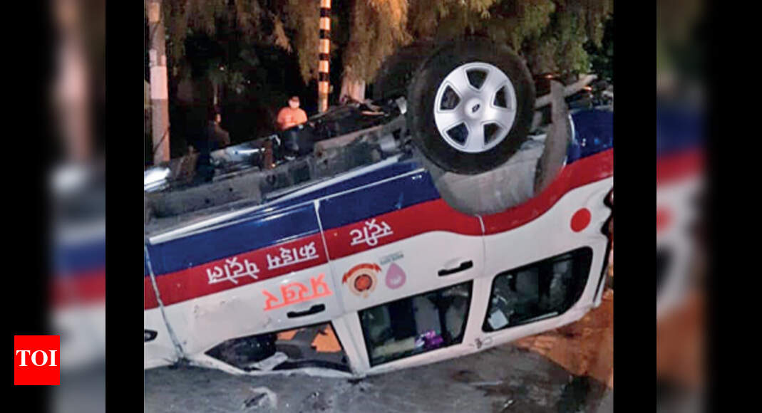 Delhi: Head constable killed as drunk youth rams car into PCR vehicle ...
