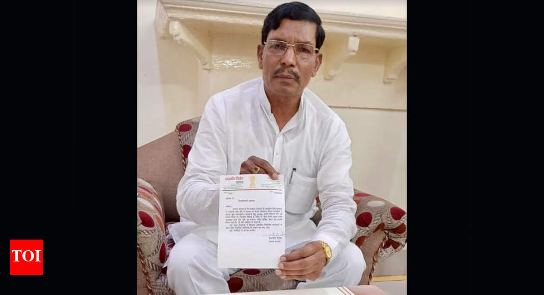 FIR against lekhpal for trying to bribe Hathras MP to stop transfer ...