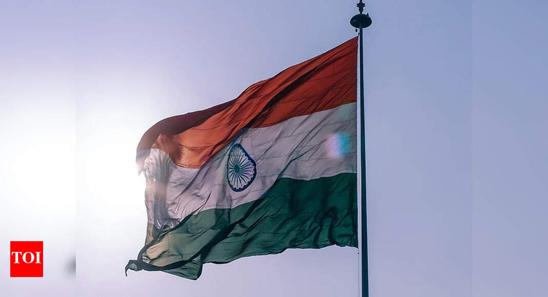 Wave national flags from balconies on Independence Day: MVA | Mumbai ...