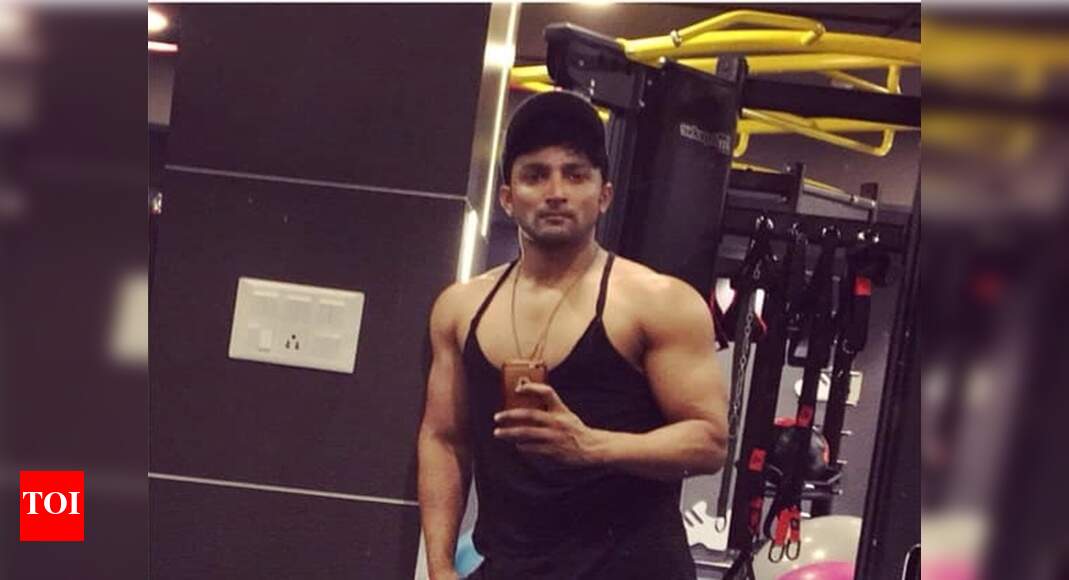 Actor Joey Debroy suggests some tips for gym-enthusiasts - Times of India