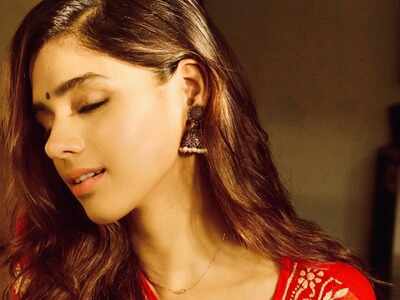 Pranati Rai Prakash wishes her fan on Janmashtami, urges them to stay ...