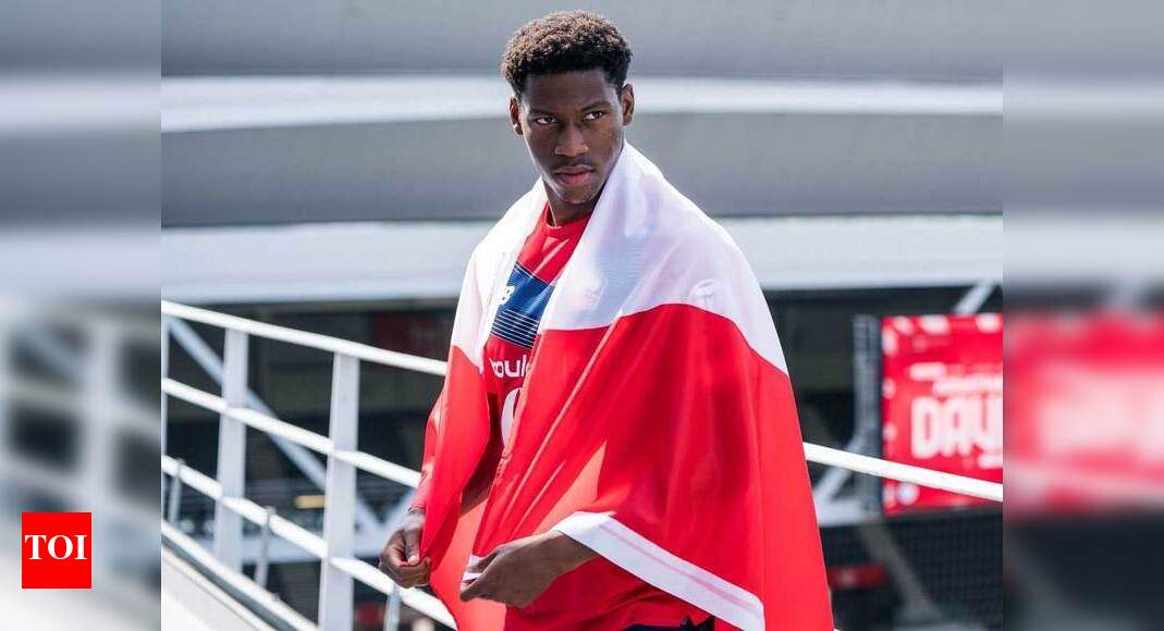 Jonathan David: Canada forward Jonathan David completes record move to ...