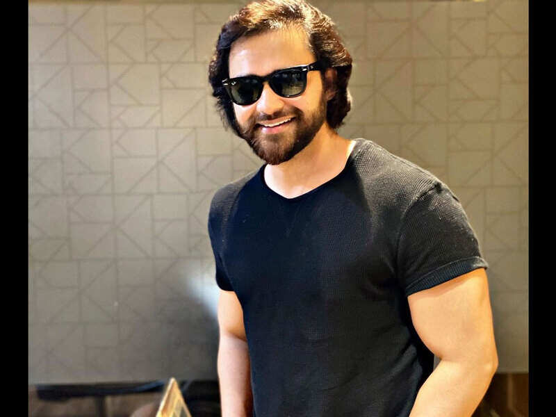 Nav Bajwa shares his new look from his upcoming project | Punjabi Movie ...