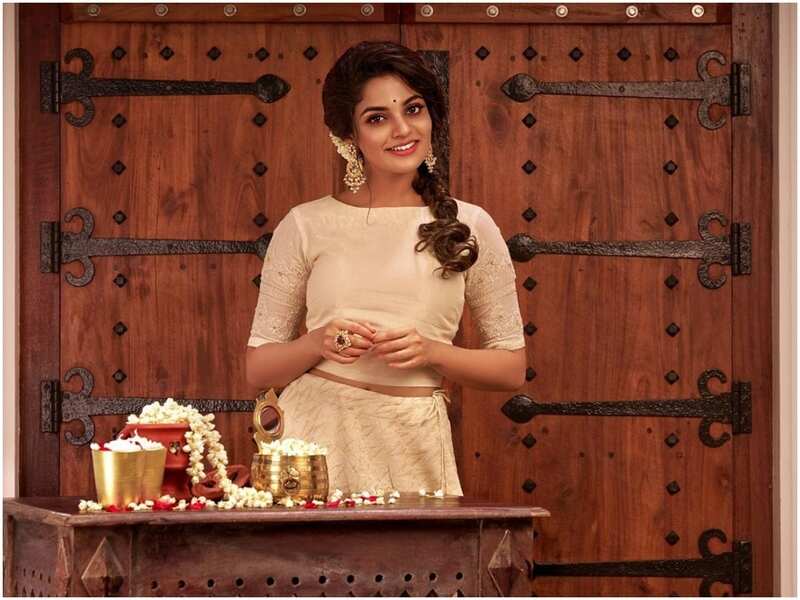 Nikhila Vimal: Nikhila Vimal is all set to welcome the Malayalam month ...