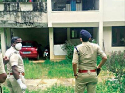 Wayanad: Police paste stickers on contacts’ houses of Covid-19 patients ...