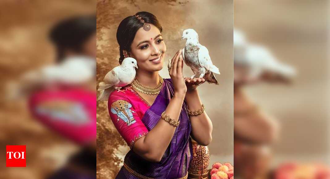 Neha Gowda looks like a potrait in her latest photoshoot - Times of India