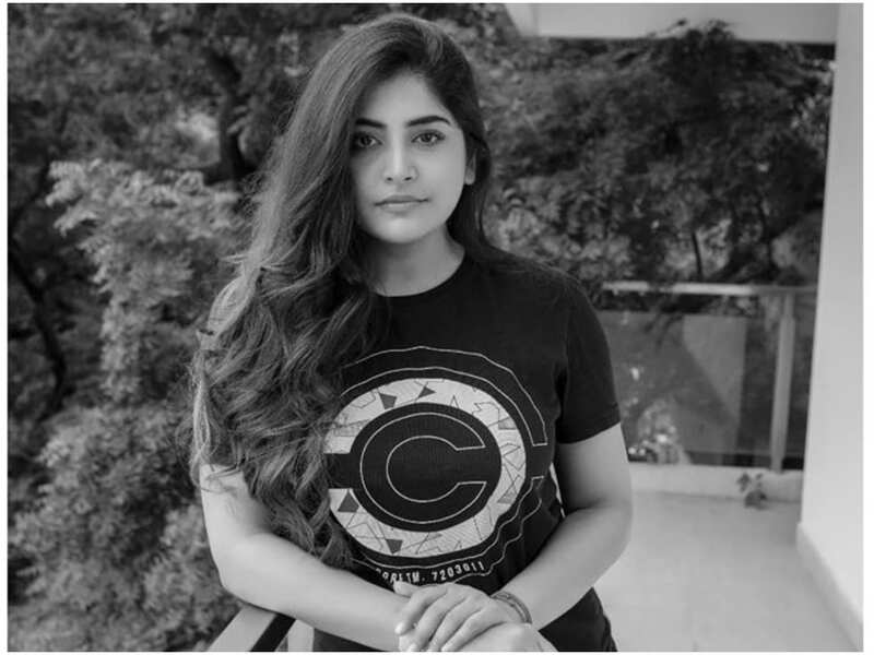 Manjima Mohan stuns in her latest monochrome picture | Malayalam Movie ...