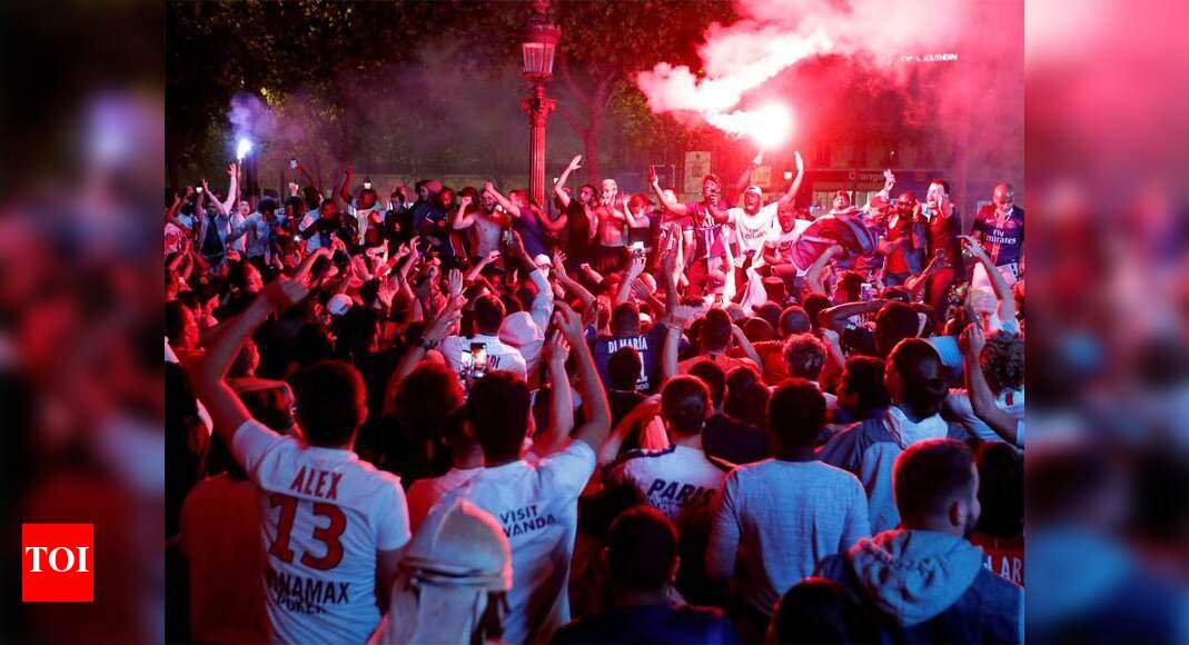 Psg Fans: French police arrest 36 after jubilant PSG fans celebrate ...