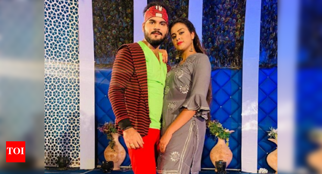 Arvind Akela Kallu and Yamini Singh join hands for a special song | Bhojpuri Movie News - Times ...