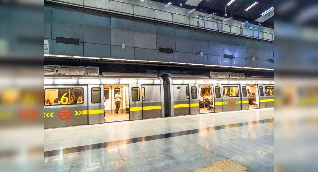 Delhi Metro to ease contactless travel: Smart cards with automatic top ...