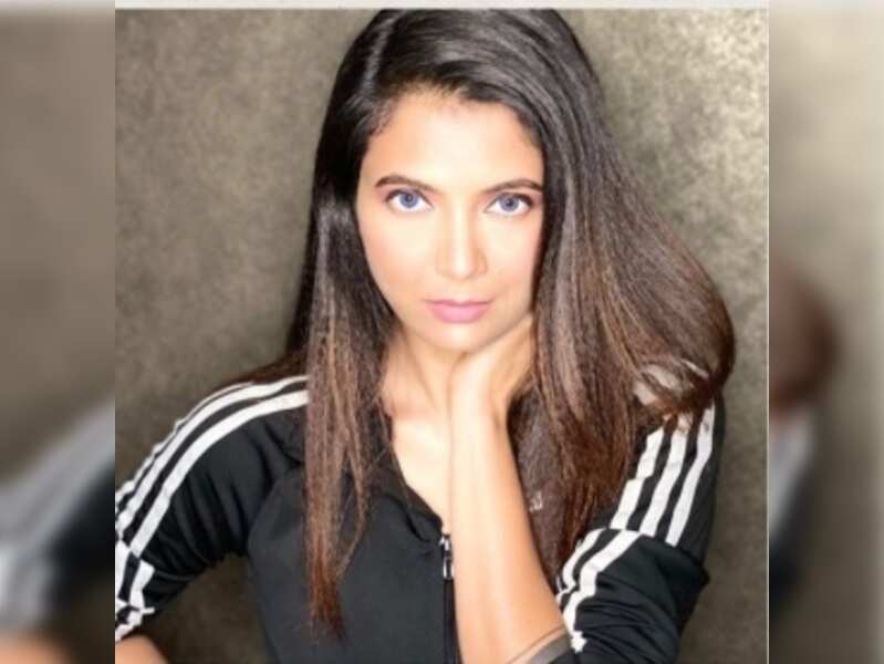 Actress Shwetha R Prasad turns entrepreneur - Times of India