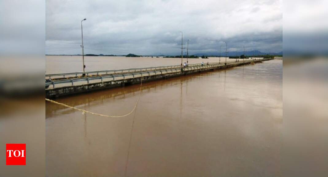 AP: Relief boat sinks in river Sabari; 1 missing, 3 rescued ...