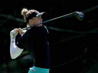 Women'S British Open: Golf: Amy Olson makes light of wind to take lead ...