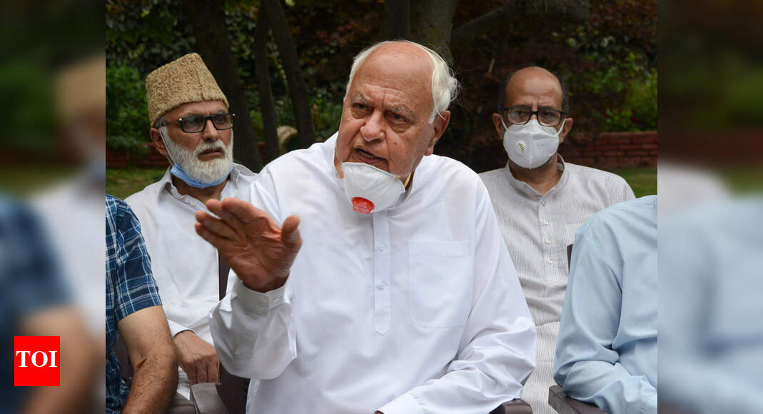 Farooq Abdullah holds meeting of second batch of National Conference ...