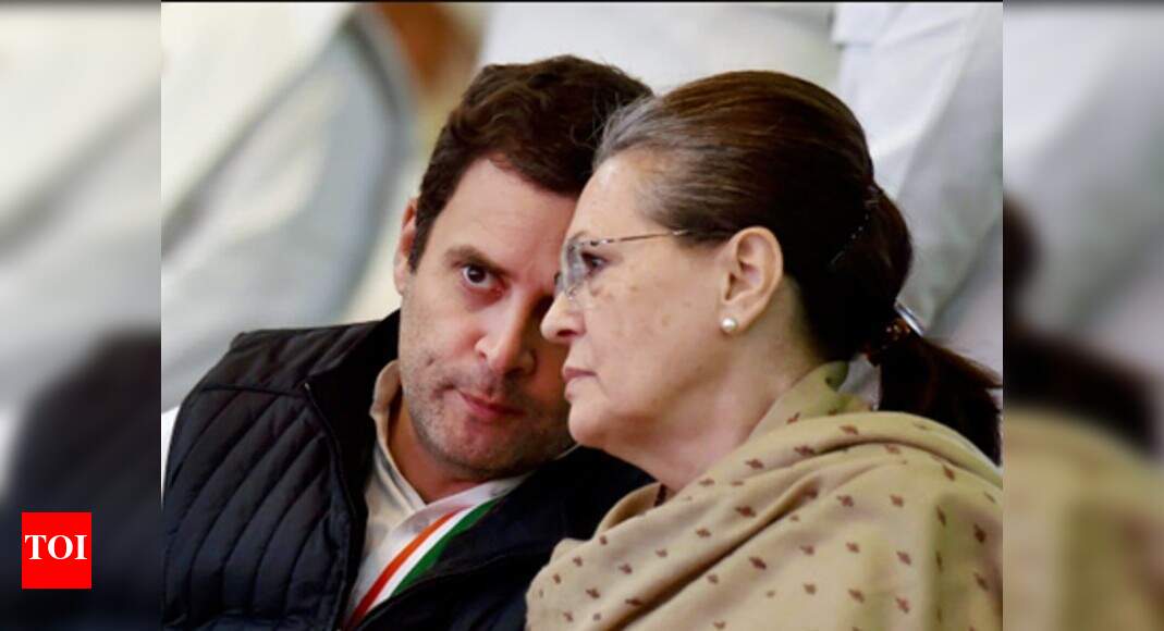 Amid leadership debate, CWC to meet on Monday | India News - Times of India