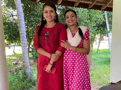 Kudmbavilakku actress Meera Vasudev is elated to meet her on-screen ...