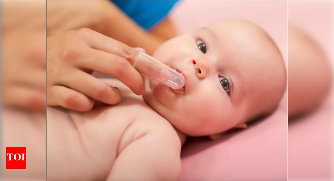 Finger brushes for your little ones for a delicate brushing experience ...