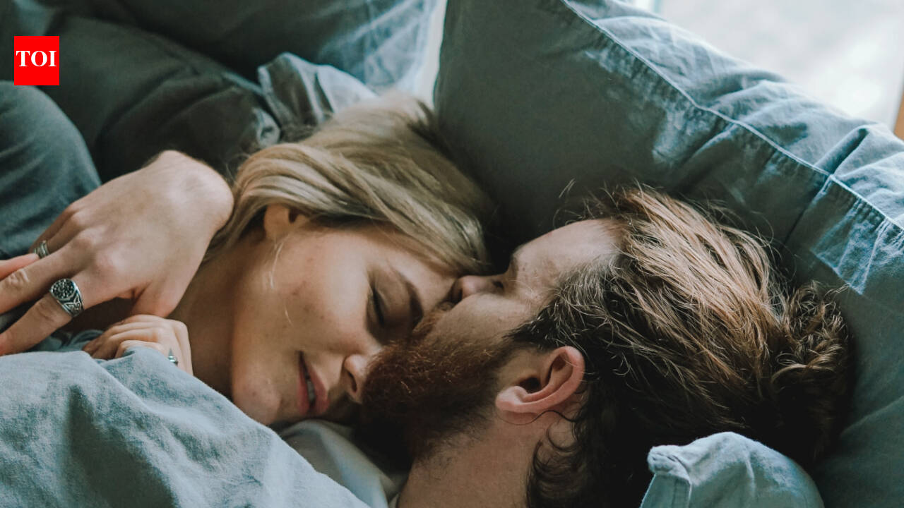 This is what your cuddling style says about your relationship