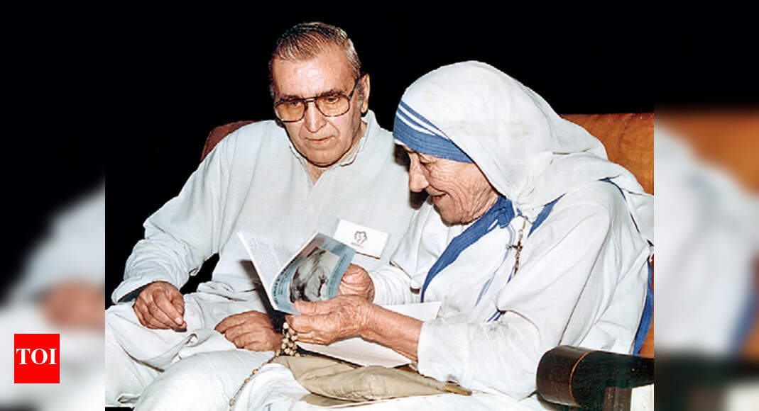 Father Gaston Roberge, the man behind Kolkata’s first film school ...