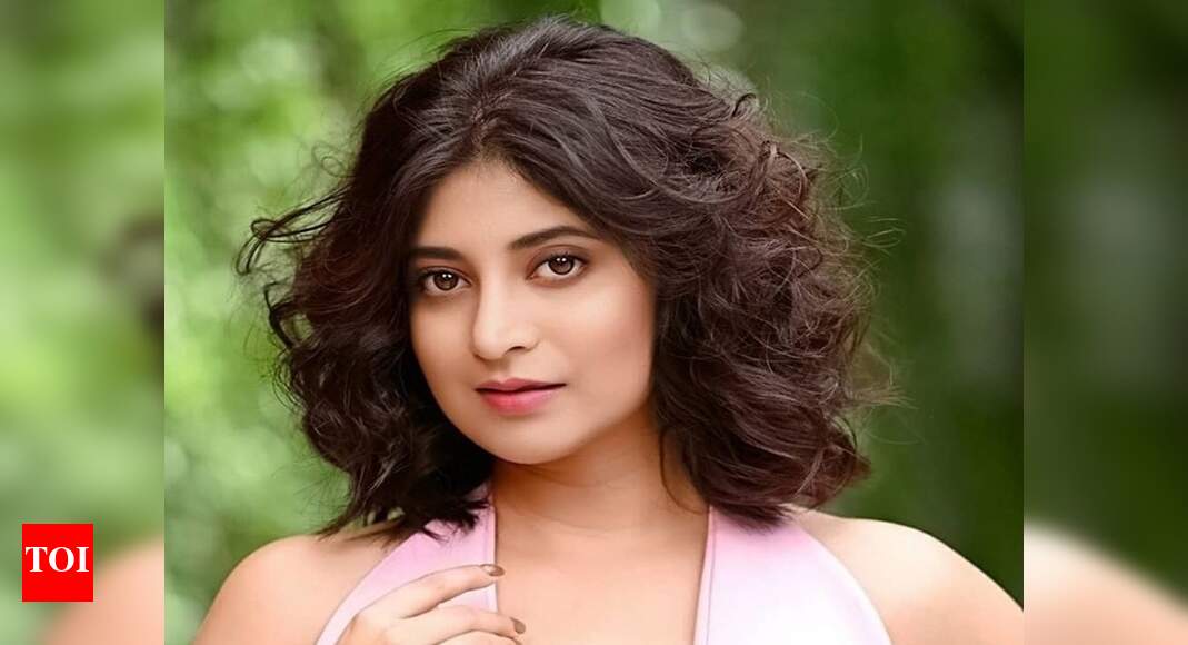 Actress Sandipta Sen turns a year older - Times of India