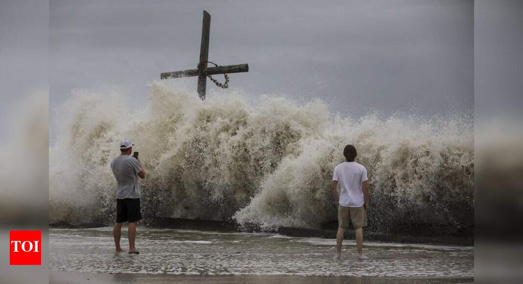 Hurricane Laura landfall: ‘Extremely dangerous' hurricane Laura makes ...