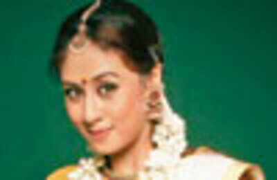 Maanu becomes busy bee | Tamil Movie News - Times of India