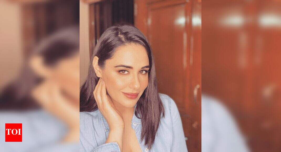 Punjabi star, Mandy Takhar enters Hindi music industry with Jubin ...