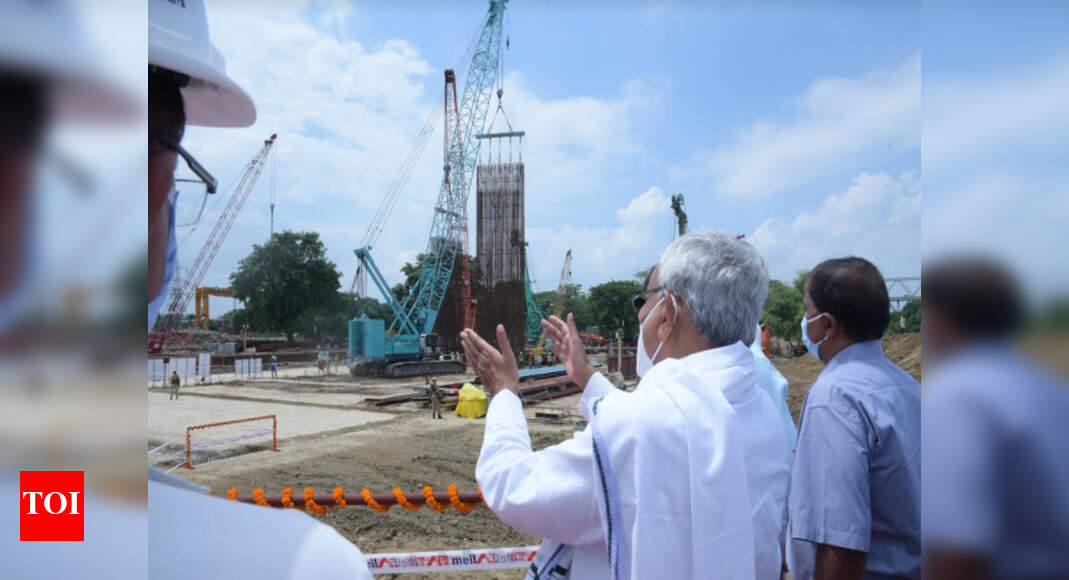 Bihar CM does spot inspection of Rs 2,836 crore Ganga Water Lift Scheme ...