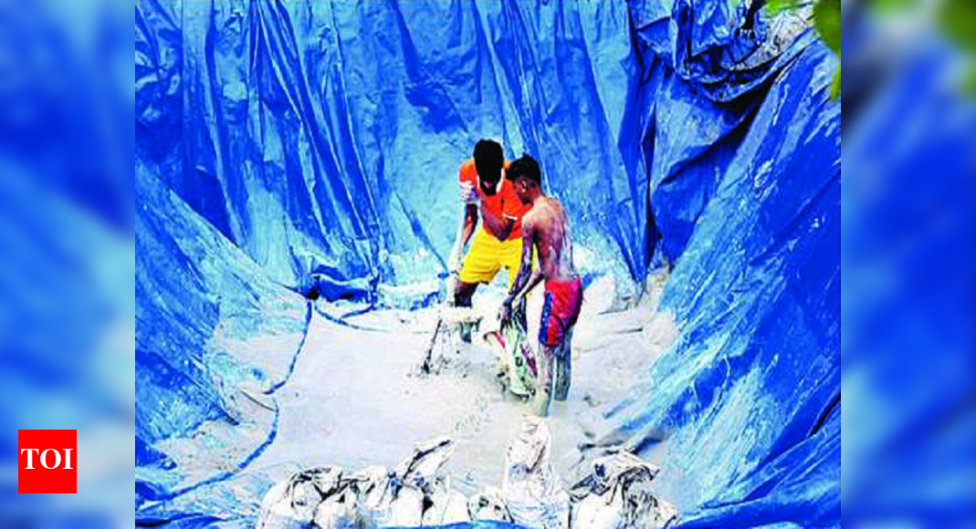Ganapati Visarjan 2020: Police cover and traffic curbs as Mumbai gets ... Ganapati Visarjan 2020: Police cover and traffic curbs as Mumbai gets ...