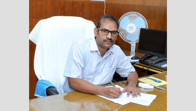 Jaya Chandra Bhanu Reddy takes charge as Krishnagiri district collector | Chennai News - Times ...