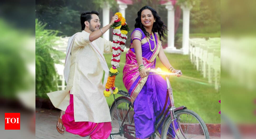 Amruta Dhongade and Tejas Barve starrer TV show Mrs. Mukhyamantri to go ...