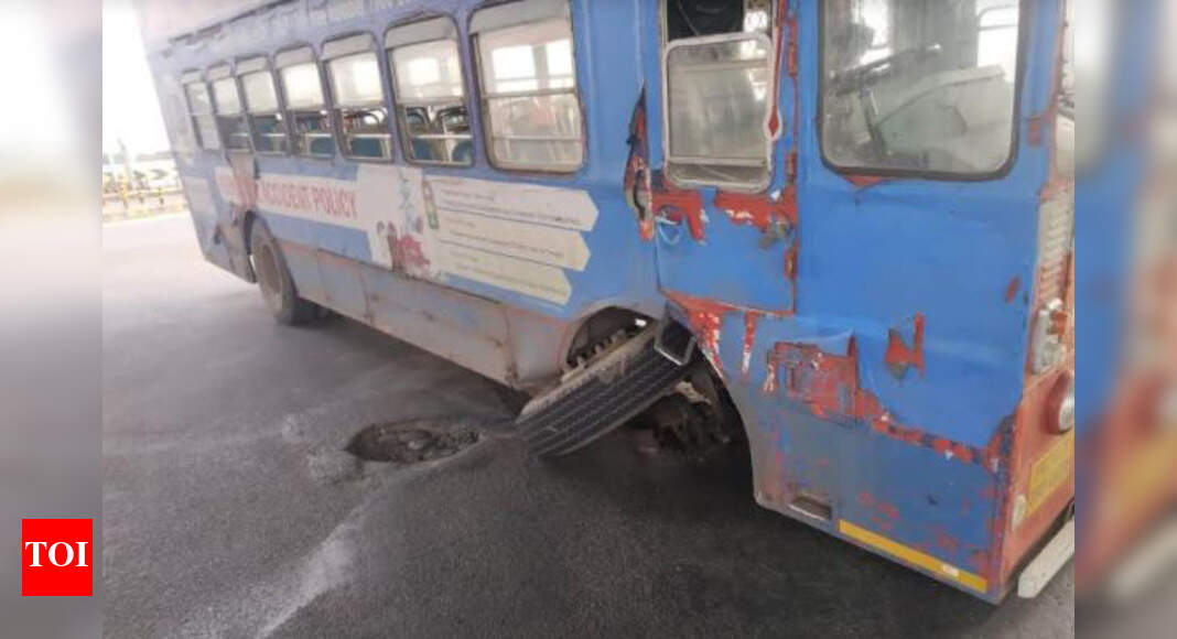Mumbai: Bad road condition, potholes blamed for mishap of double decker ...