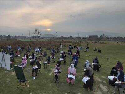 Engineer-turned-teacher takes free open-air classes in Srinagar - Times ...