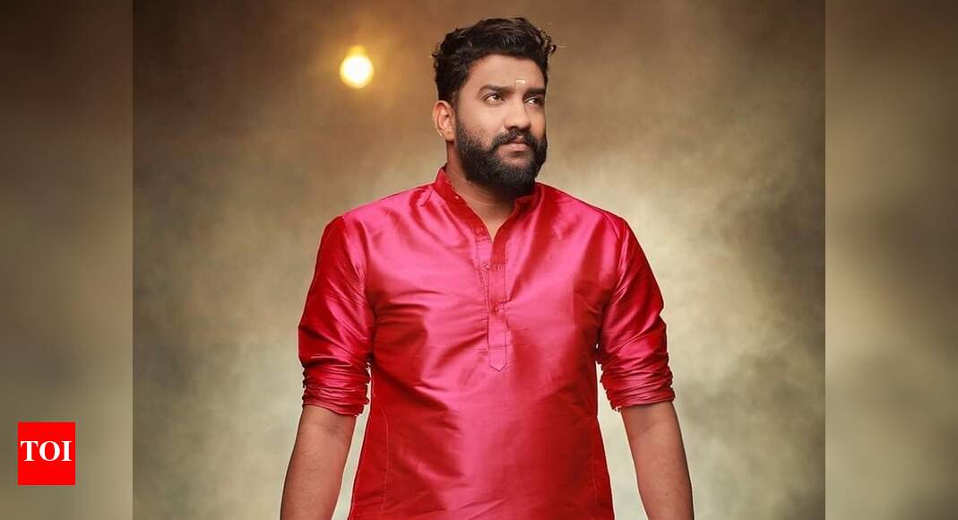 Akhil Anand joins Karthikadeepam as 'Deepan' - Times of India