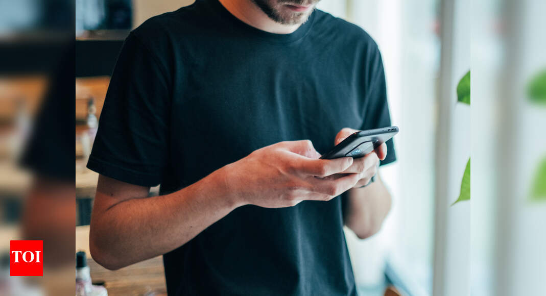 If he's a bad texter, he's probably great for you. Here's why - Times ...