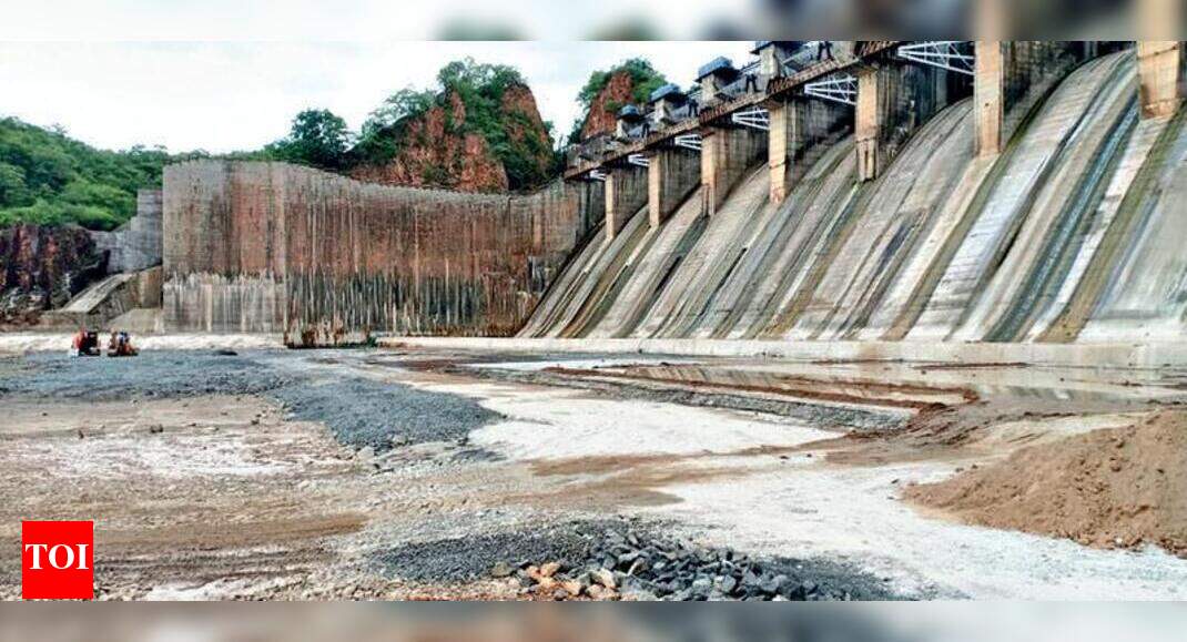 Major work begins to protect Kadana dam | Vadodara News - Times of India