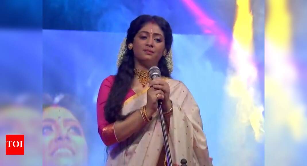 Krishnakoli: Shyama reveals her face, sings a beautiful song - Times of ...