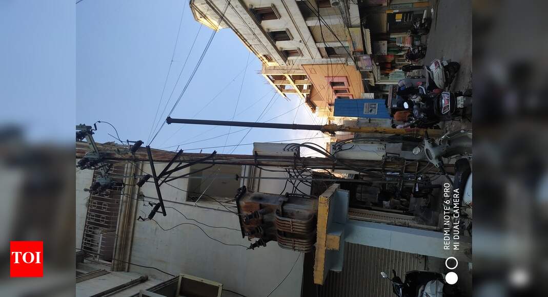 electricity poll in dangerous condition - Times of India