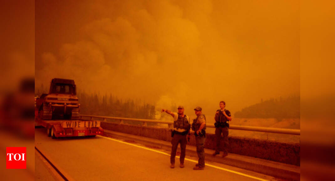 California Fire News: California fire that killed 3 threatens thousands ...