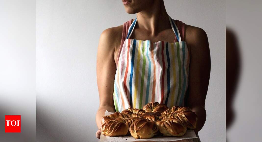 Kitchen aprons that will protect your clothes while cooking - Times of ...