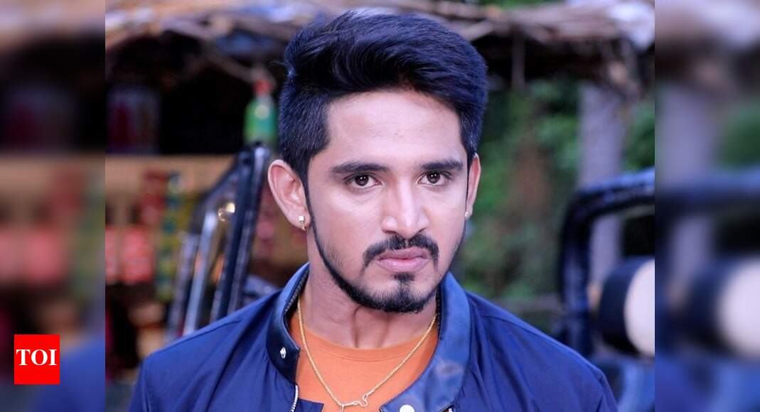 Geetha: Vijay swaps the ballot boxes - Times of India