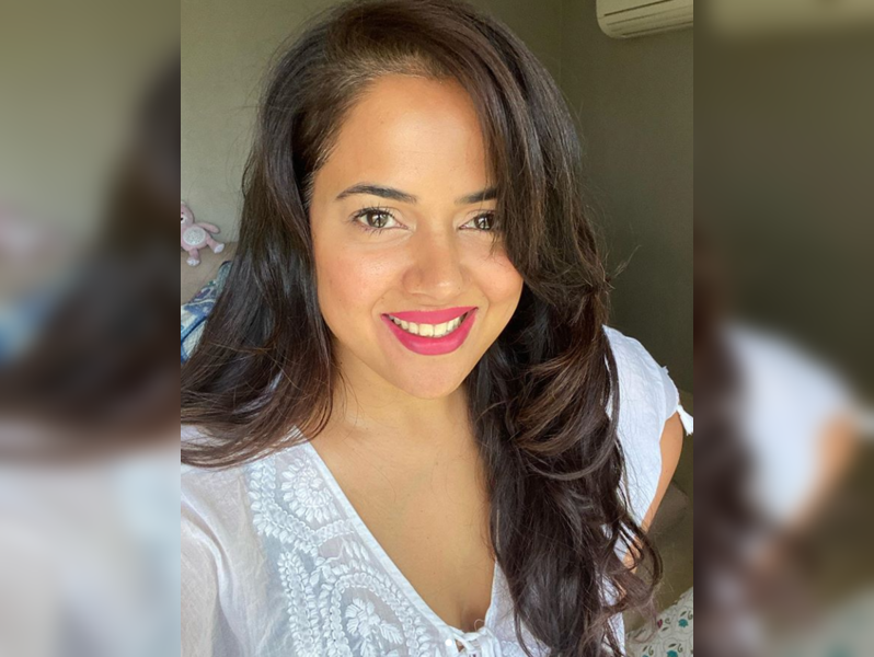 Sameera Reddy recalls her first on-screen moment | Tamil Movie News ...