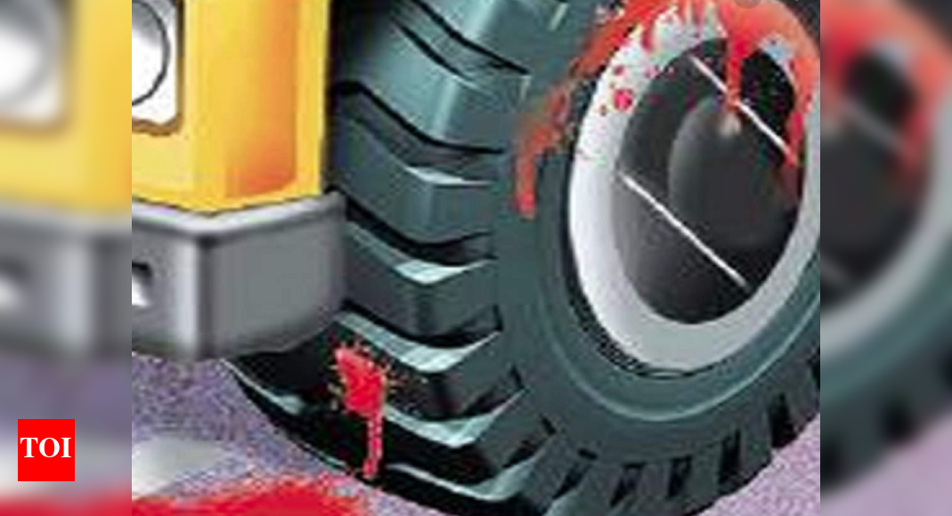 Delhi traffic cop run over by truck | Delhi News - Times of India