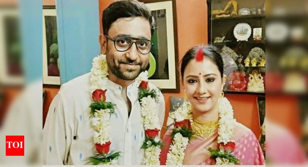 Newly-wed Manali Manisha Dey shares a couple pic; TV celebs share ...