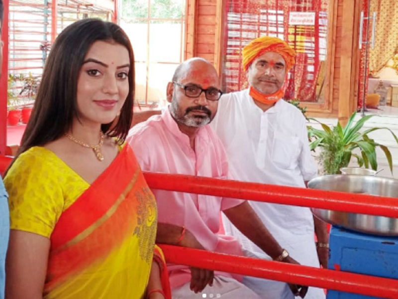 Photos Bhojpuri Actress Akshara Singh Visits Ayodhya Temple Bhojpuri Movie News Times Of India